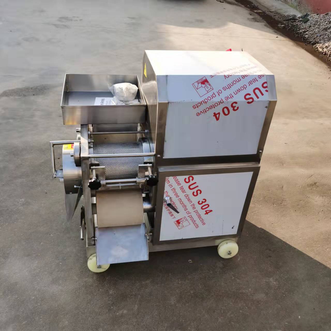 Sus 304 Electric Mechanical Fish Deboner For Surimi Fishball Making ...