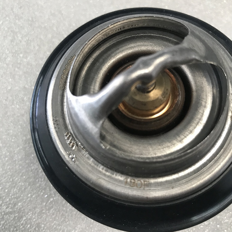 Pc300-7 เครื่องยนต์เครื่องยนต์เทอร์โมสตัท 6746-61-6210 คุณภาพสูง Pc300 ...