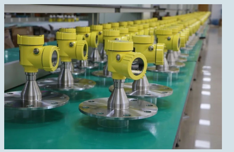 Measurement of radar level gauge in waveguide tube