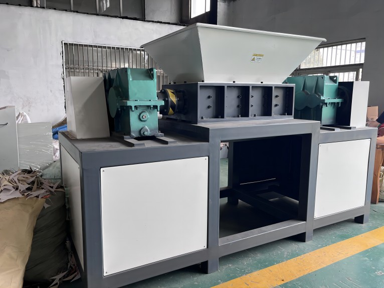 Plastic Recycling Line: Shredder Granulator For Pet Bottle And Film ...