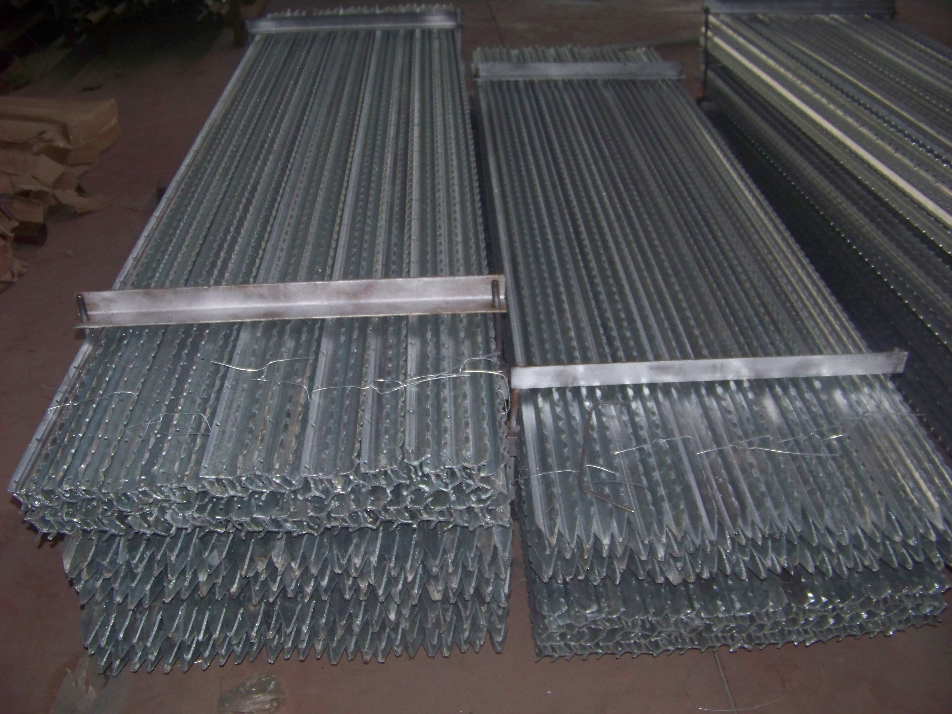 1.8m 1.33lbs Galvanized Y Type Star Fence Post, High Quality 1.8m 1 ...