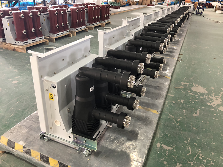 Embedded Pole Vacuum Circuit Breaker Vcb For 10kv-15kv, Current Ratings ...