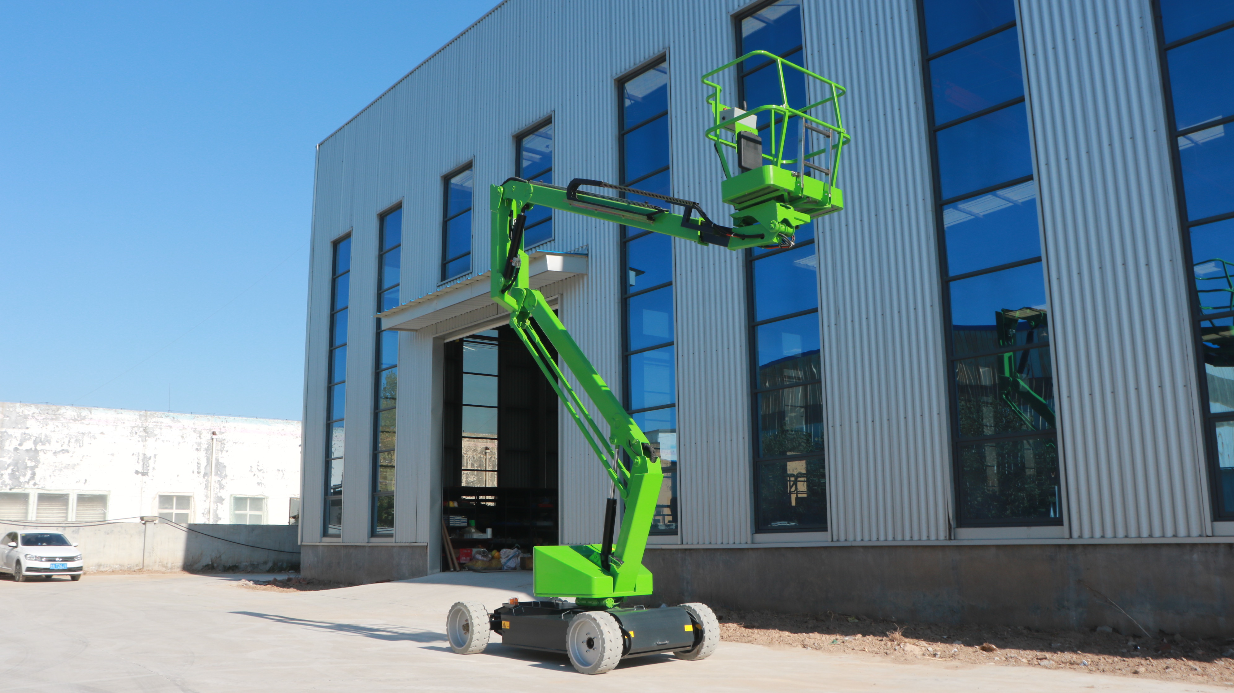11m To 20m Self Propelled Articulated Boom Lift With Folding Arm, High ...