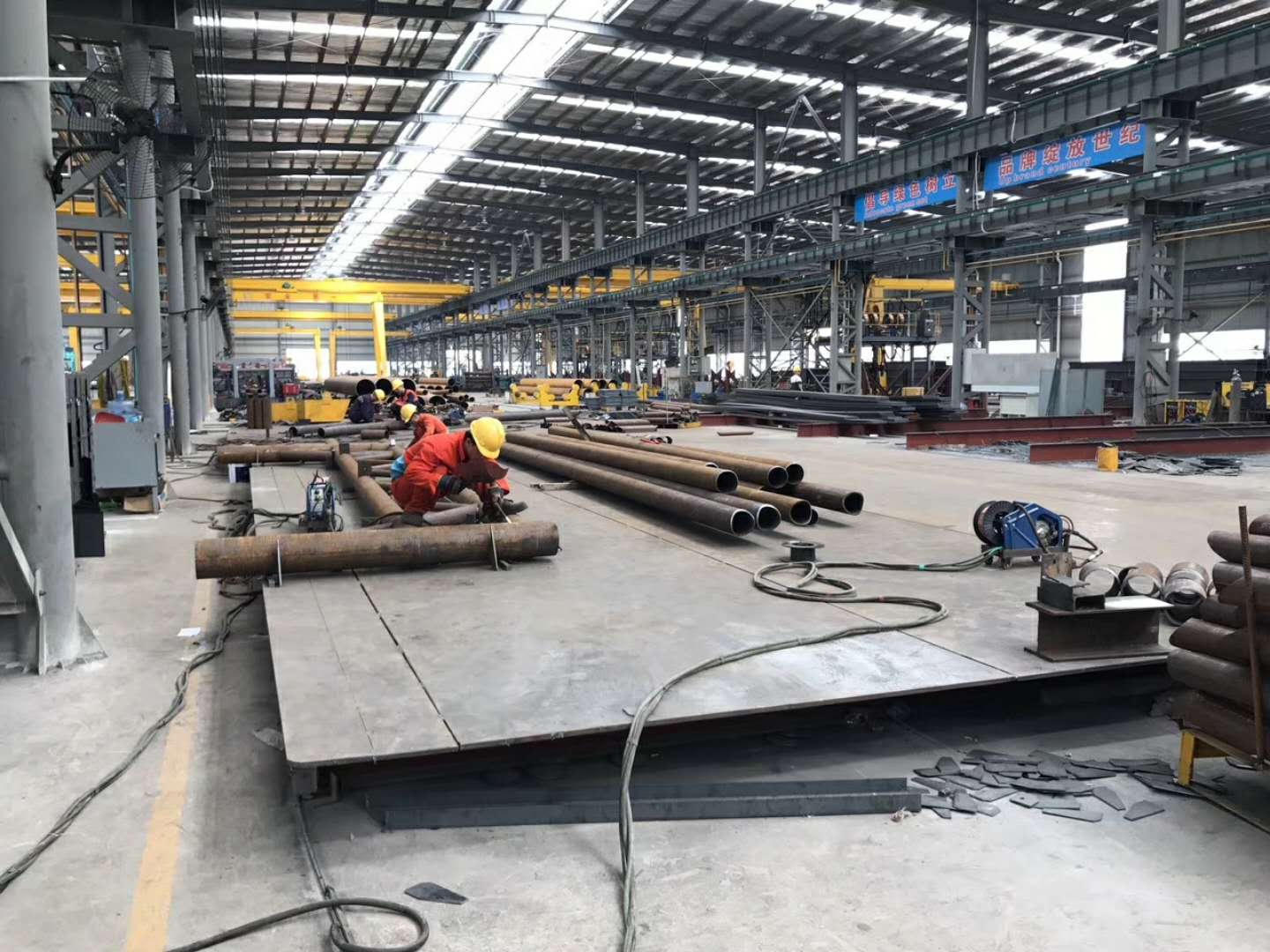 Seamless Pipe Truss Structure Bus Station, High Quality Seamless Pipe ...