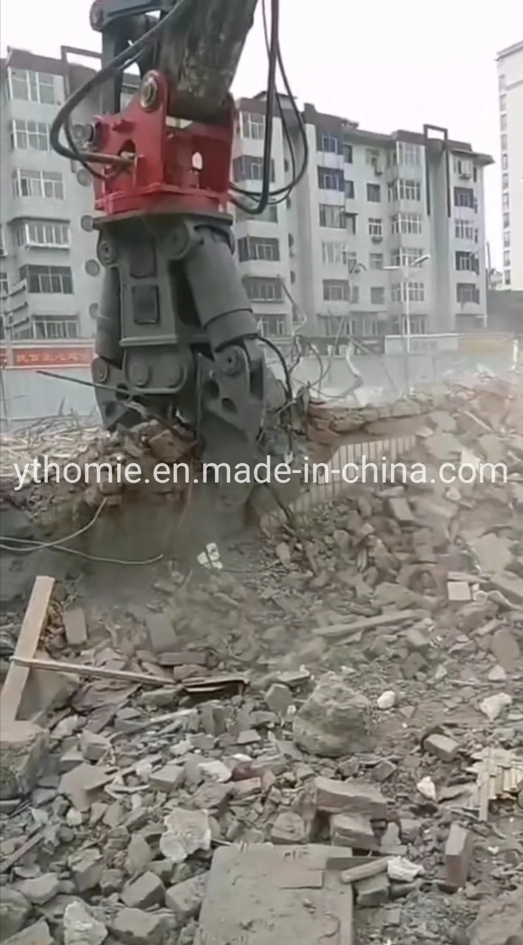 Crawler Excavator Demolishing Concrete Steel Metal Scrap Multi Crusher ...