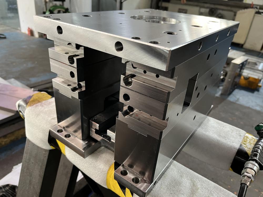 High Quality Plastic MOLD BASE China Manufacturers Suppliers Factory ...