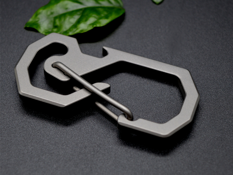 การปีนเขาที่เปิดขวด Titanium Carabiner Keychain คุณภาพสูง การปีนเขาที่ ...
