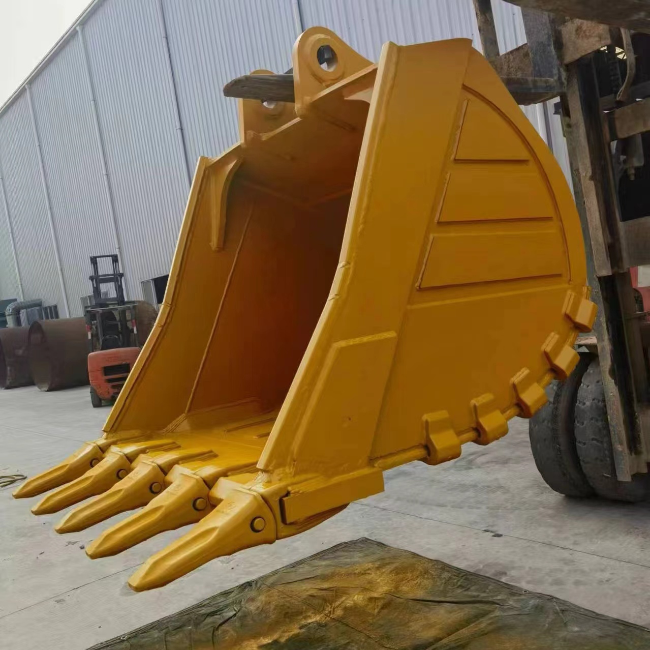 Excavator Heavy Duty Bucket With Reinforcement And Teeth, High Quality ...