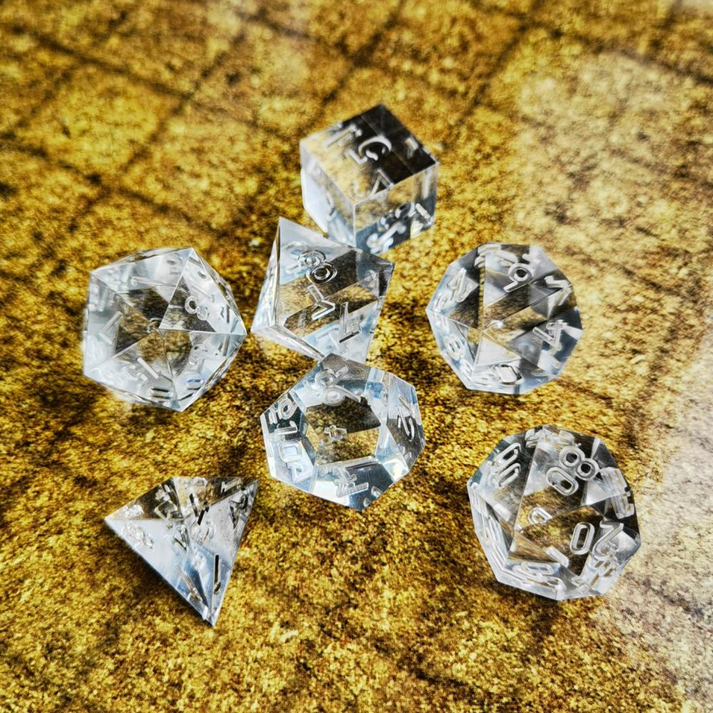 Bescon Dice Crystal Clear (finted) 날카로운 가장자리 Dnd 주사위 7, Razor 가장자리 다면체 ...