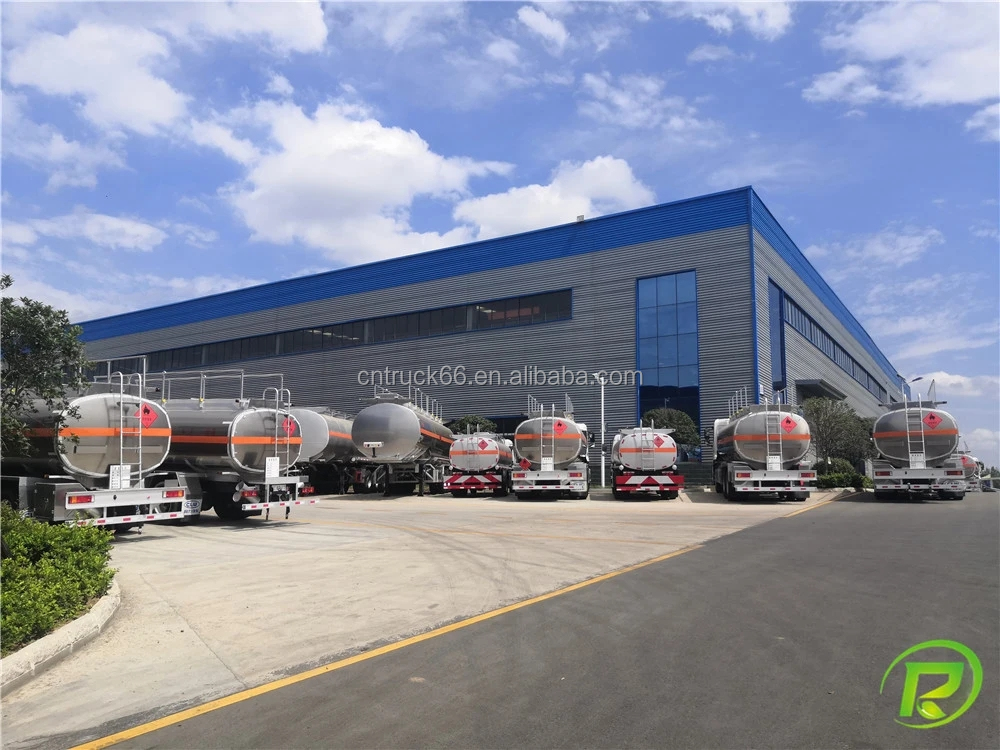 Japan New 5000 Liters Mobile Fuel Oil Tanker Refueling Truck In Uae ...