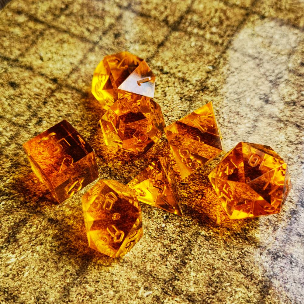 Bescon Dice Crystal Clear (finted) 날카로운 가장자리 Dnd 주사위 7, Razor 가장자리 다면체 ...