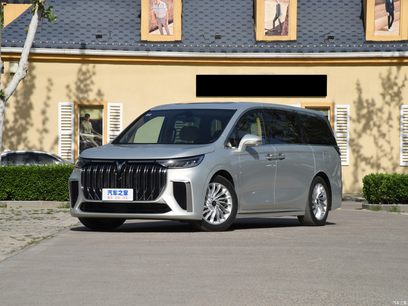Voyah Dreamer: A 7-seater Electric Minivan With 4wd Luxury Features And ...