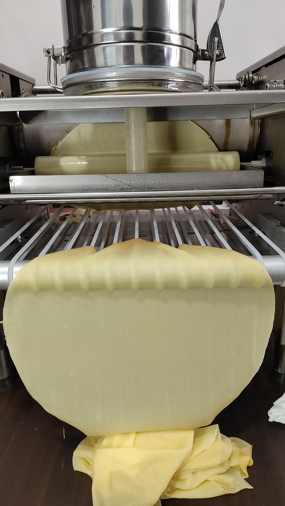 Automatic Mini Mille Crepe Cake Machine - Thousand Layer Pancake Maker ...