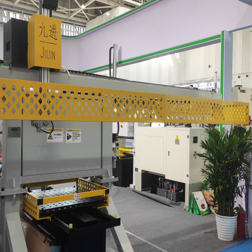 3-axis One Gantry Loader With A Lathe, High Quality 3-axis One Gantry ...