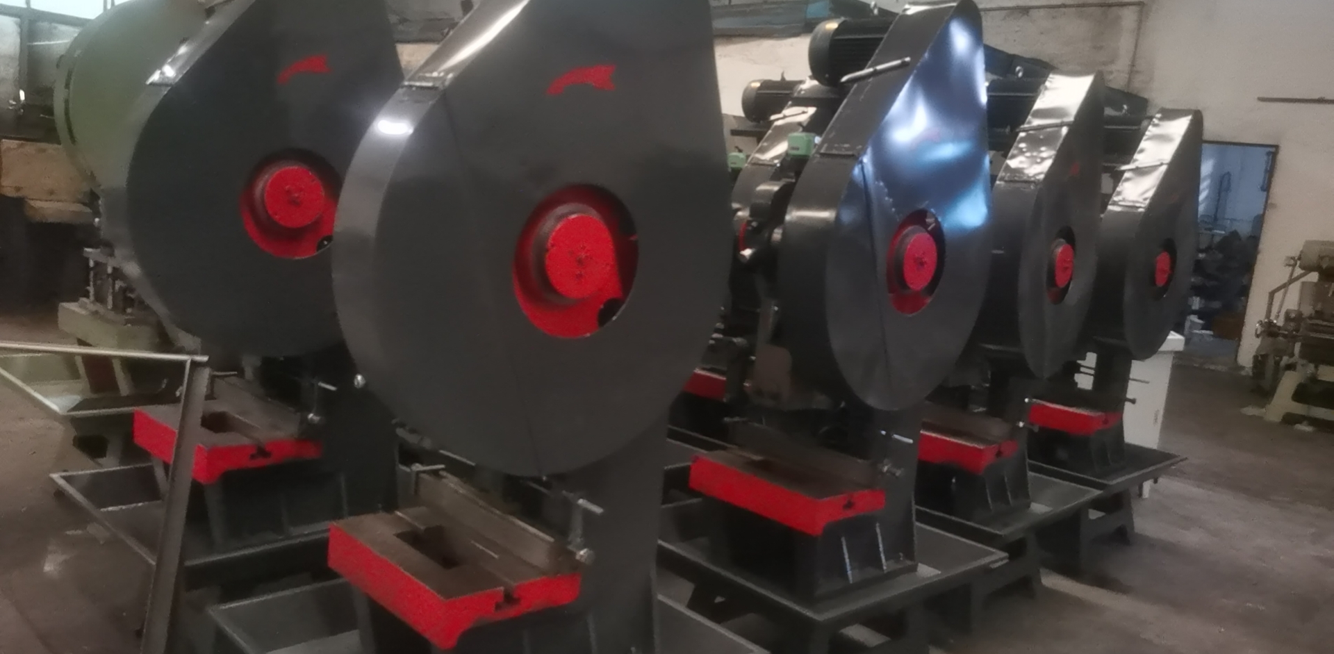 High-quality Automatic Punch Press Machine For Metal Button Eyelet ...