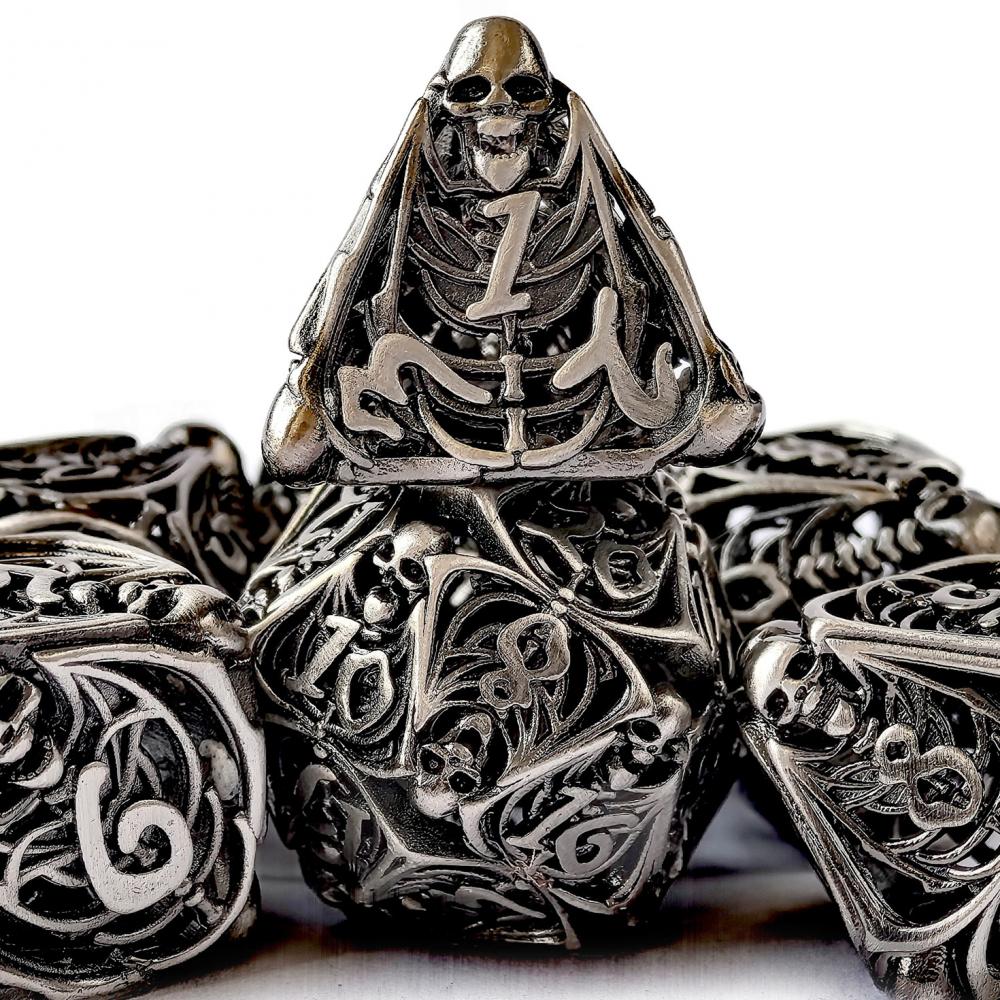 Dungeon And Dragon Metal Dice With 3d Skull Feature Bossgoomall