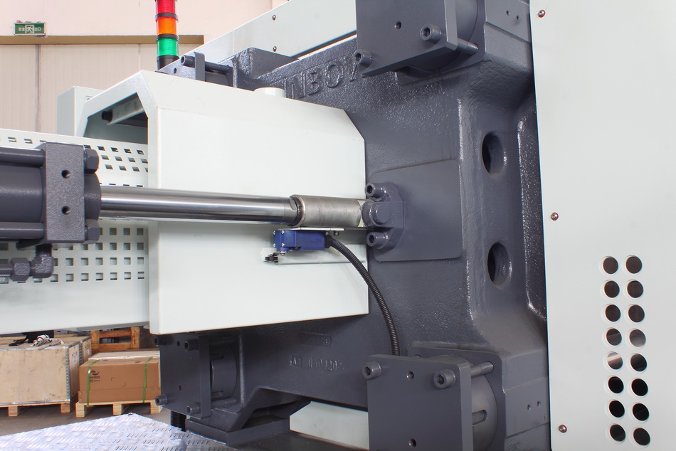 130 Ton CE Approved Plastic Injection Machine China Manufacturer