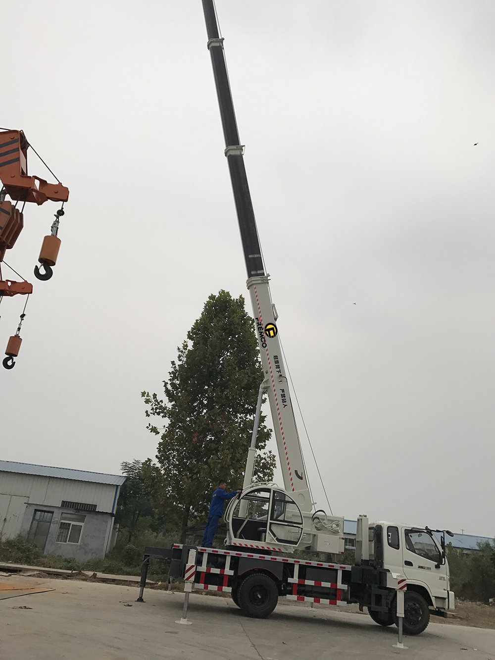 Small Lift Crane 12 Ton Truck Crane, High Quality Small Lift Crane 12 ...