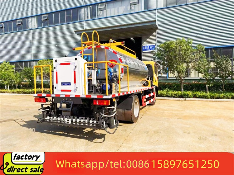 8000 Liter Asphalt Distributor Bitumen Spray Truck For Road ...