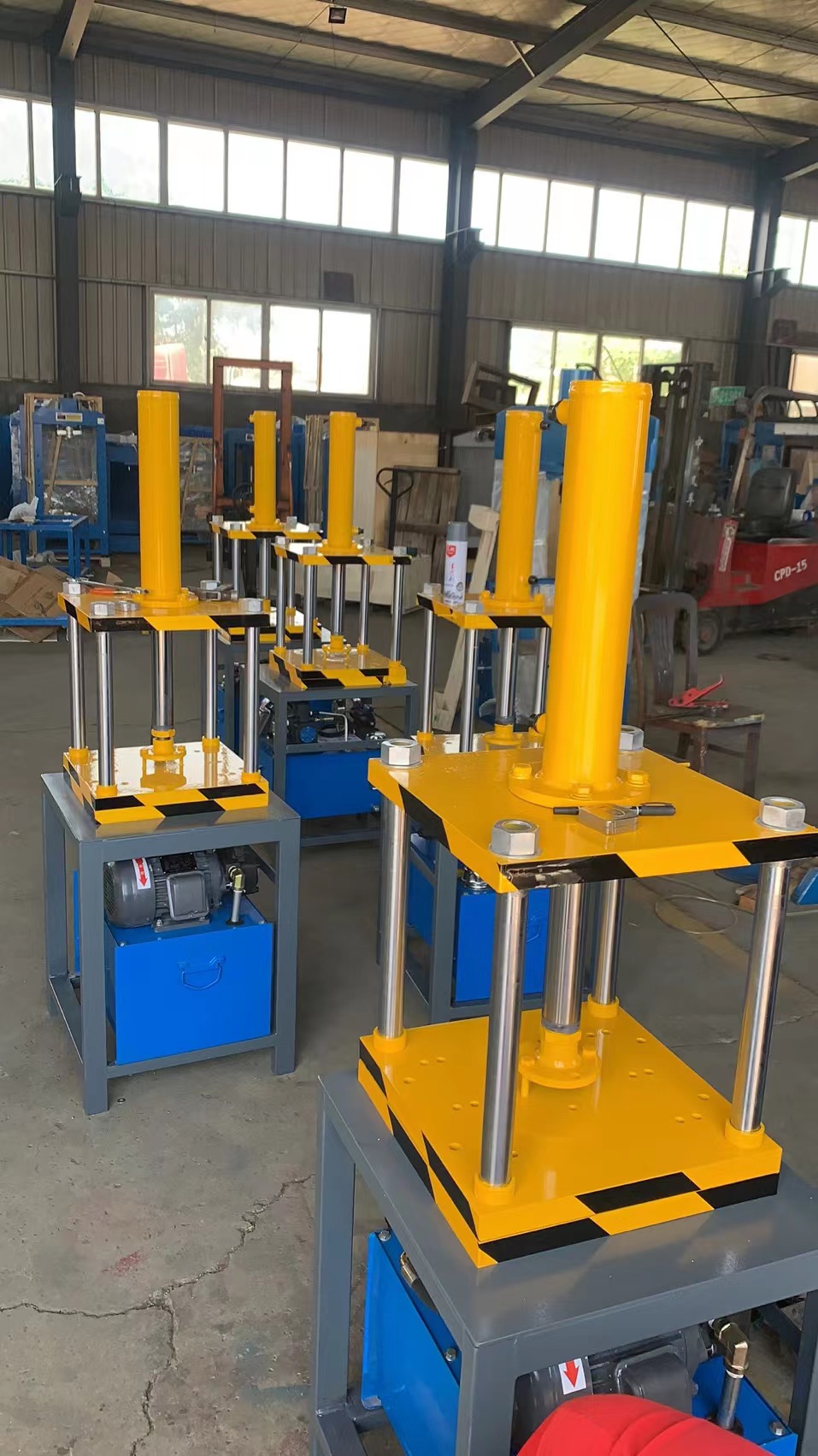 4 Column Electric Small Hydraulic Press Machine: Features, Benefits ...