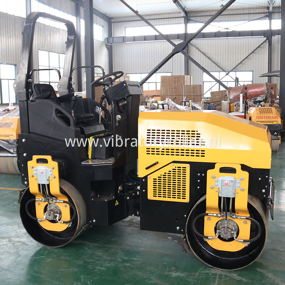 3Ton Self-propelled Vibratory Road Roller
