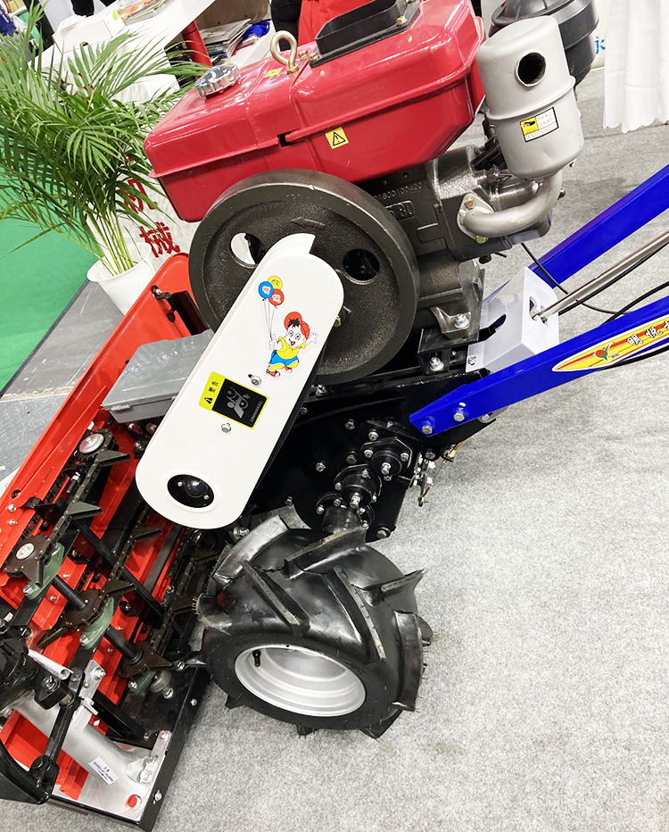 Mini Diesel Grain Harvester: Ripper, Binder, And Reap Rice & Wheat ...