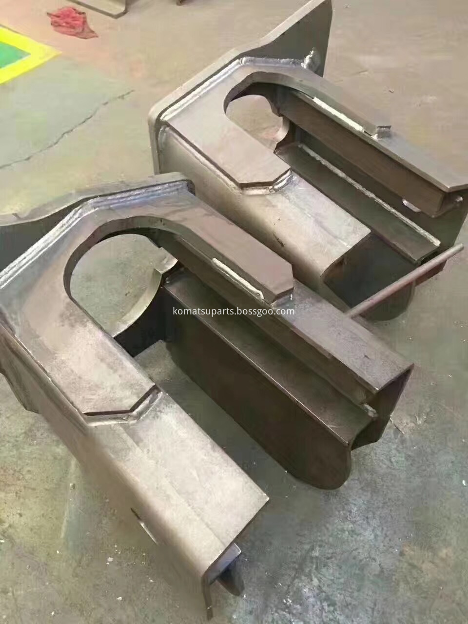 Komatsu D85a-12 Front Idler 차대 부품 150-30-22118, Bossgoo.com의 고품질 ...