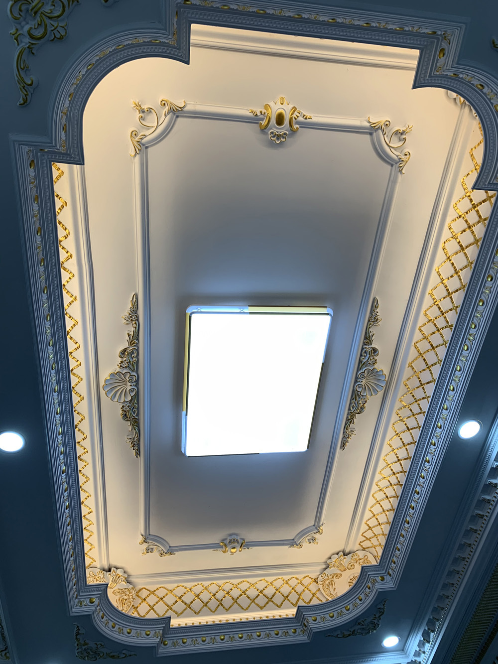 Which is better, PU molding or GRC molding?