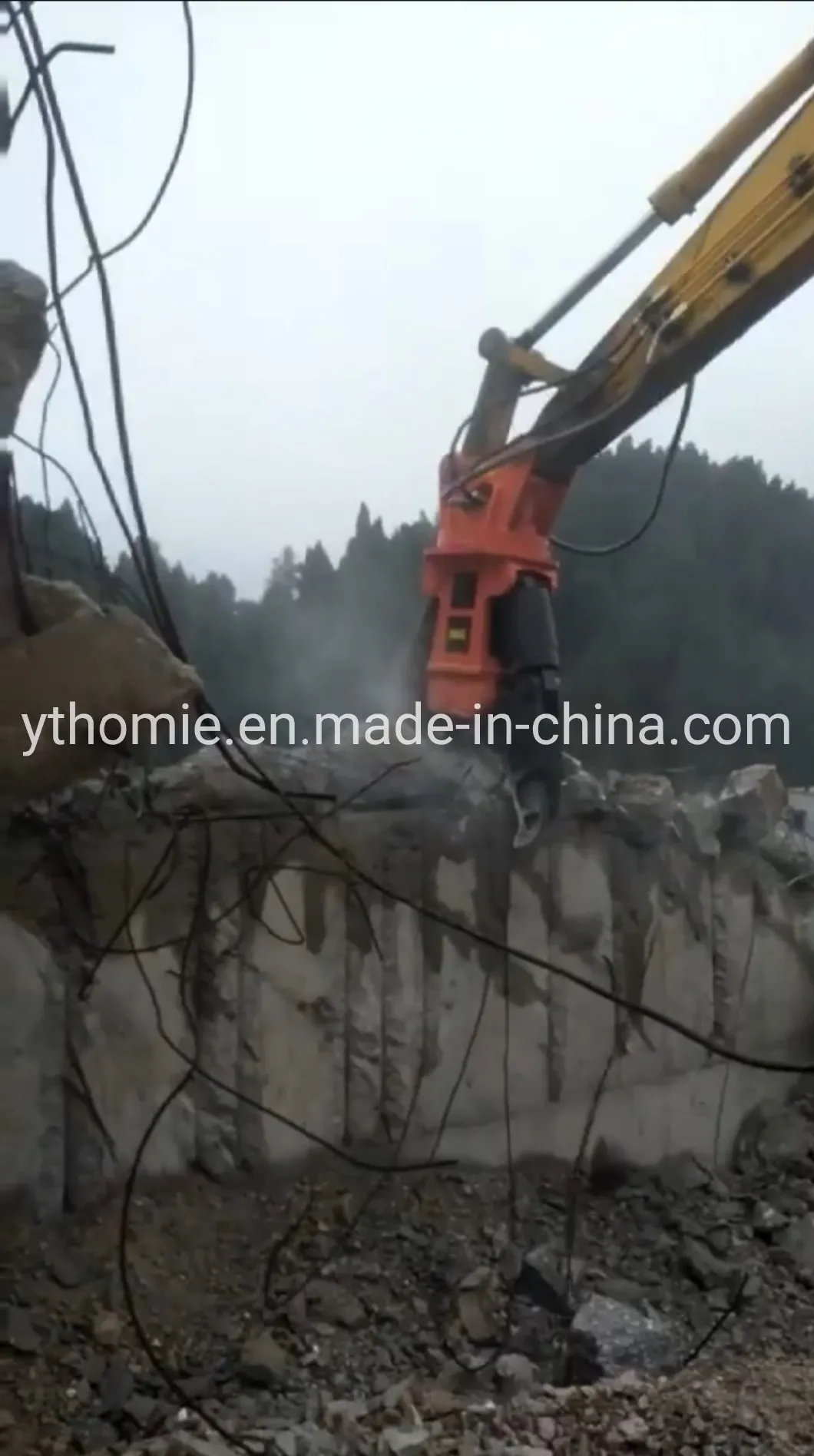 Crawler Excavator Demolishing Concrete Steel Metal Scrap Multi Crusher ...