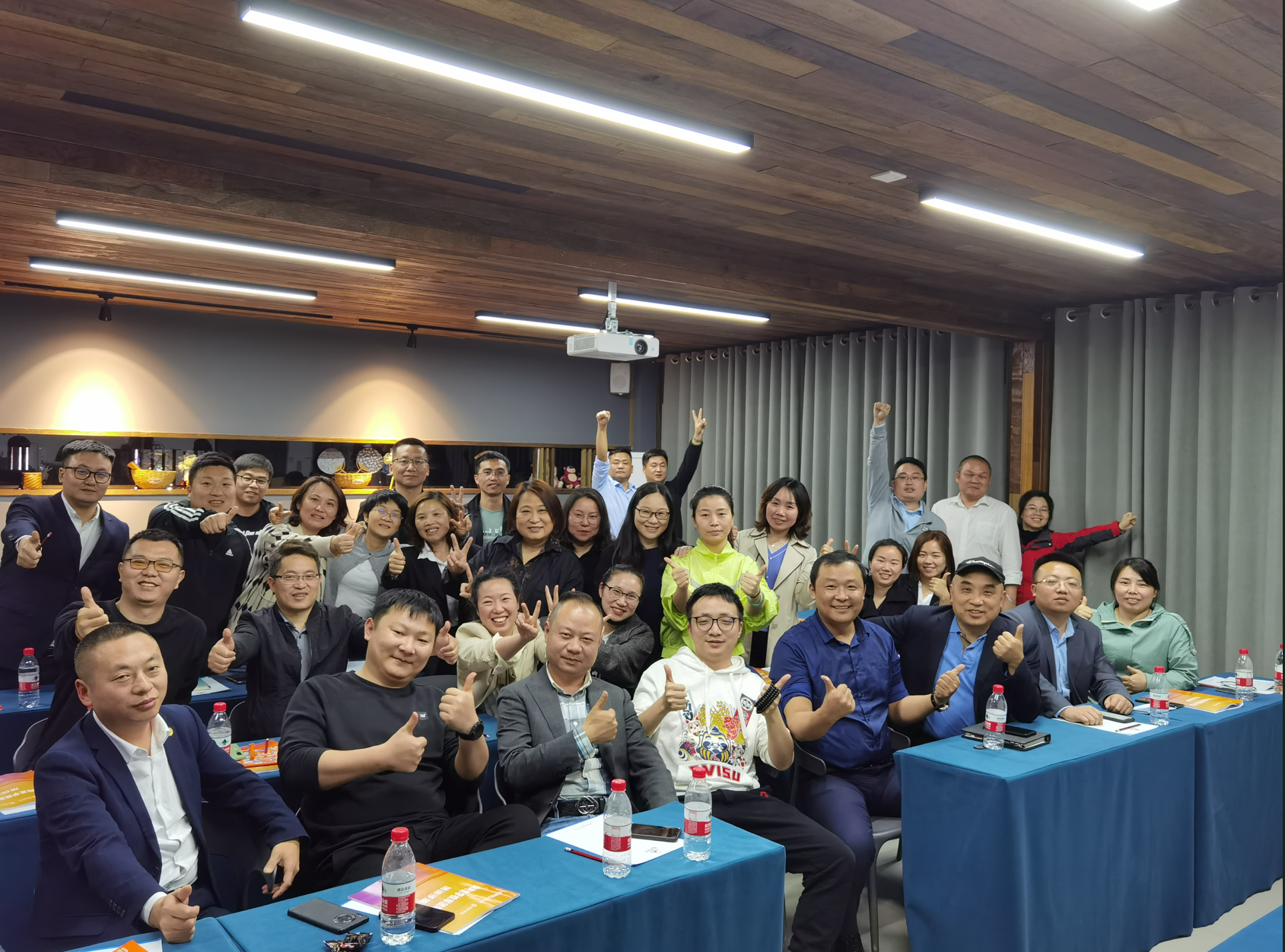 Geely Galaxy L6: High-power Left-hand Drive Awd Hybrid Ev Suv With Ai ...