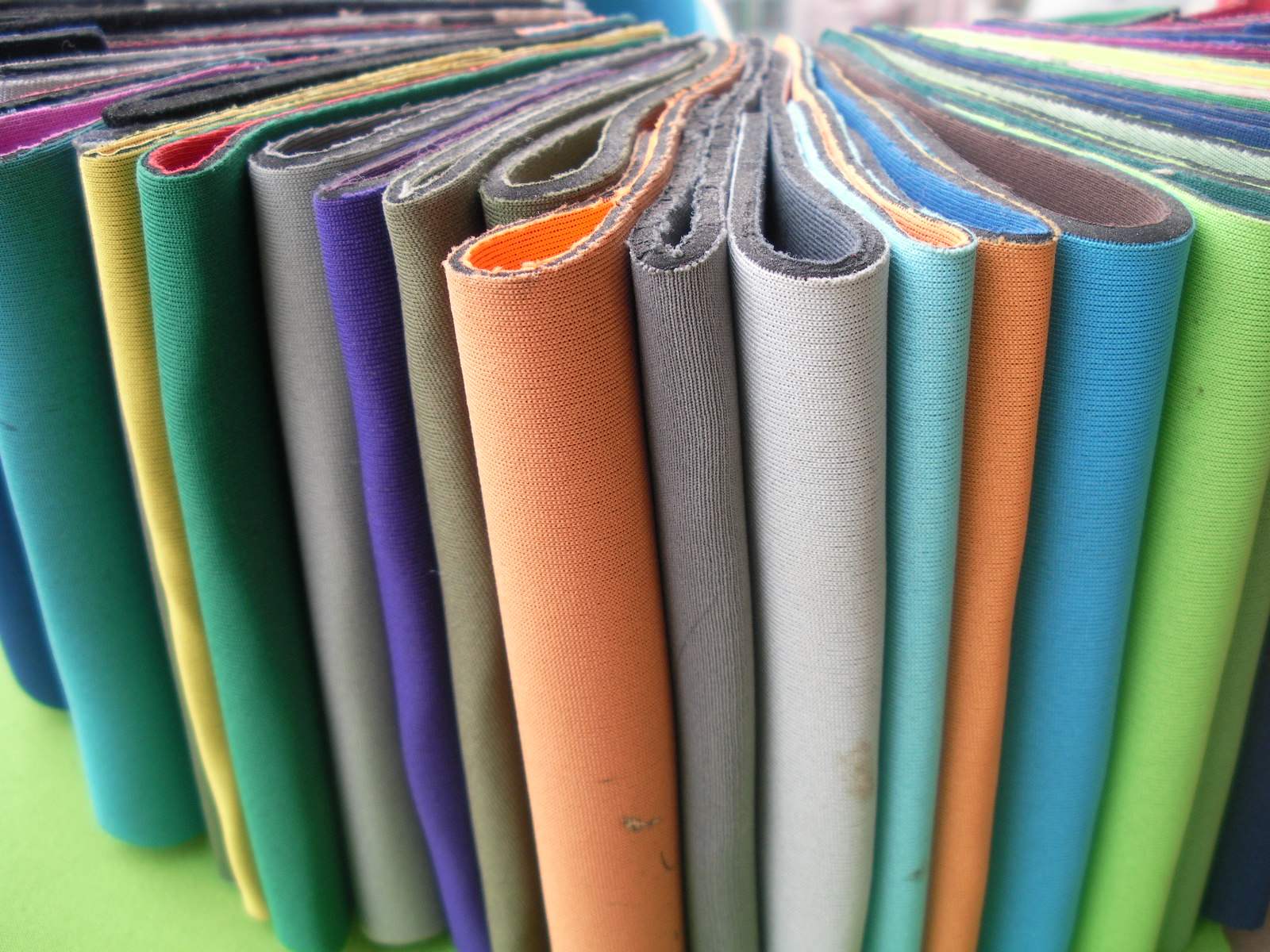 Black Neoprene Fabric Sbr Laminated With Polyester For Sports Wear And ...