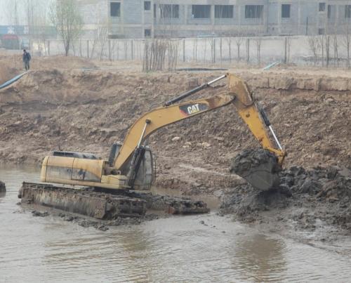 Silt Cleaning Amphibious Excavator, High Quality Silt Cleaning ...