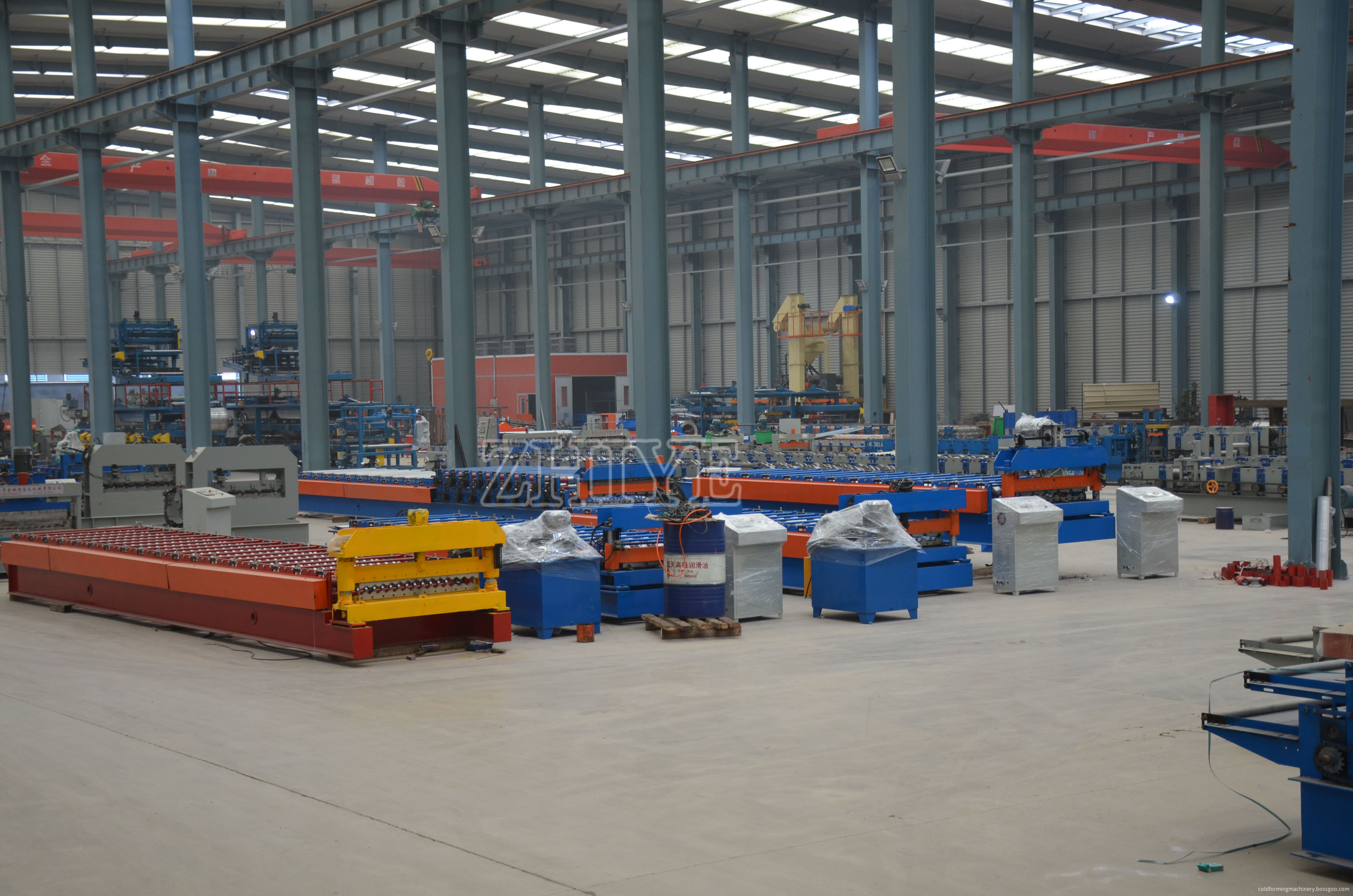 금속 C 및 Z Purlin 롤러 폼 라인, Bossgoo.com의 고품질 금속 C 및 Z Purlin 롤러 폼 라인