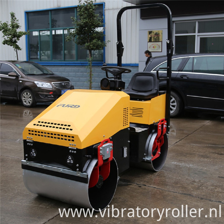 Diesel 1 Ton Compactor Asphalt Roller With CVT