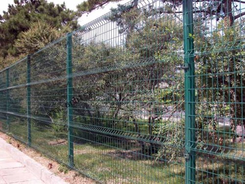 High Quality Welded Curved Wire Mesh Fence Yard Guard Welded Wire Fence ...