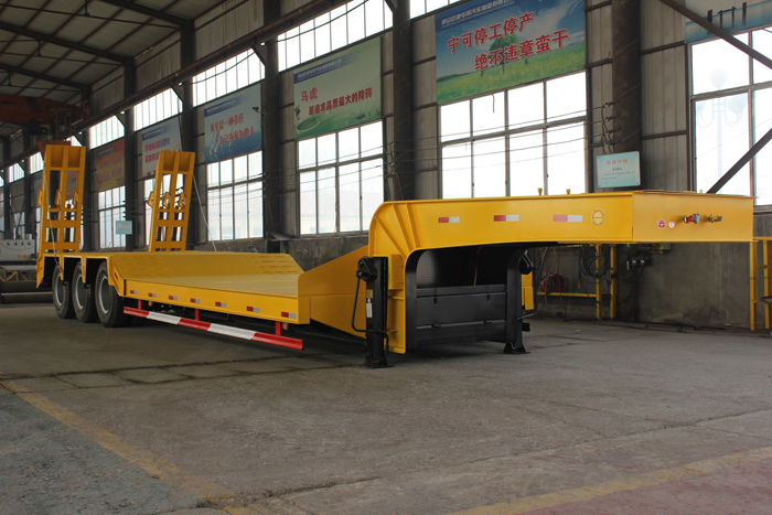 Hydraulic Gooseneck Detachable Low Bed Semi Truck Trailer For Sale ...