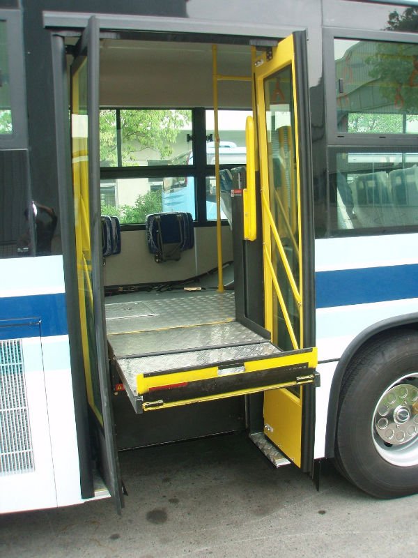 City Bus And School Bus Wheelchair Lift Platform - 350kg Capacity, High ...