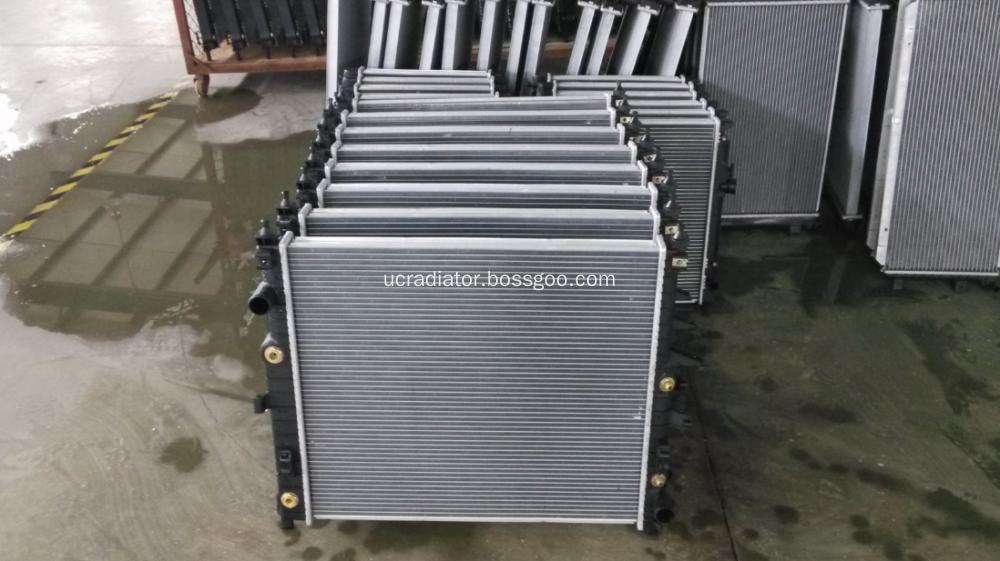 Truck Radiator For Freightliner With Oe 1699160c92, High Quality Truck ...