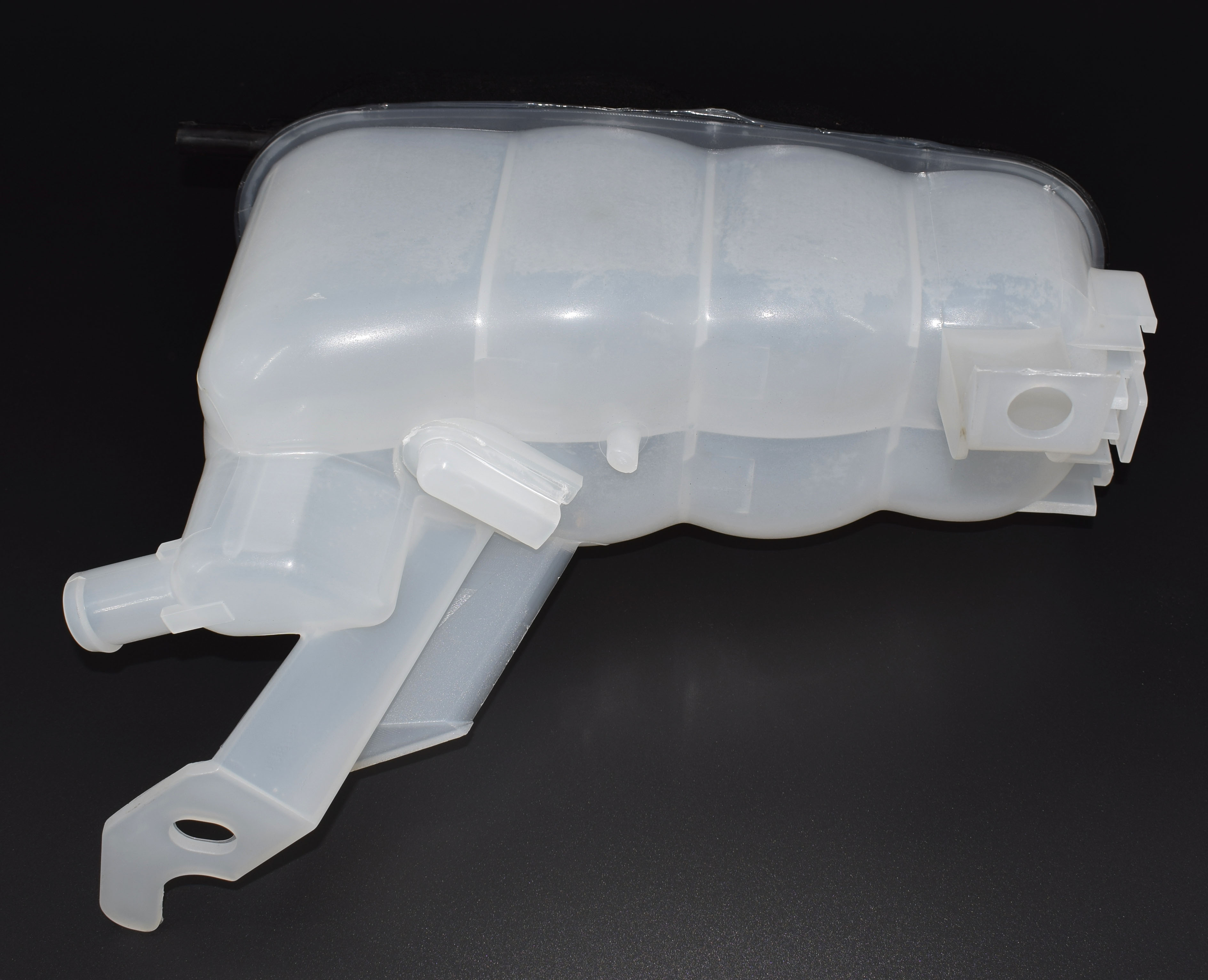 Engine Coolant Water Tank 15833723 fits AVALANCHE China Manufacturers ...