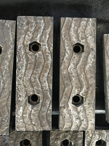 Zigzag Welding Bead Hard Facing Overlay Liner, High Quality Zigzag ...