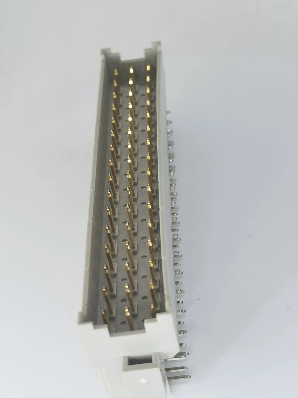48P Right Plug F Type DIN41612 IEC-60603-2 connectors China ...