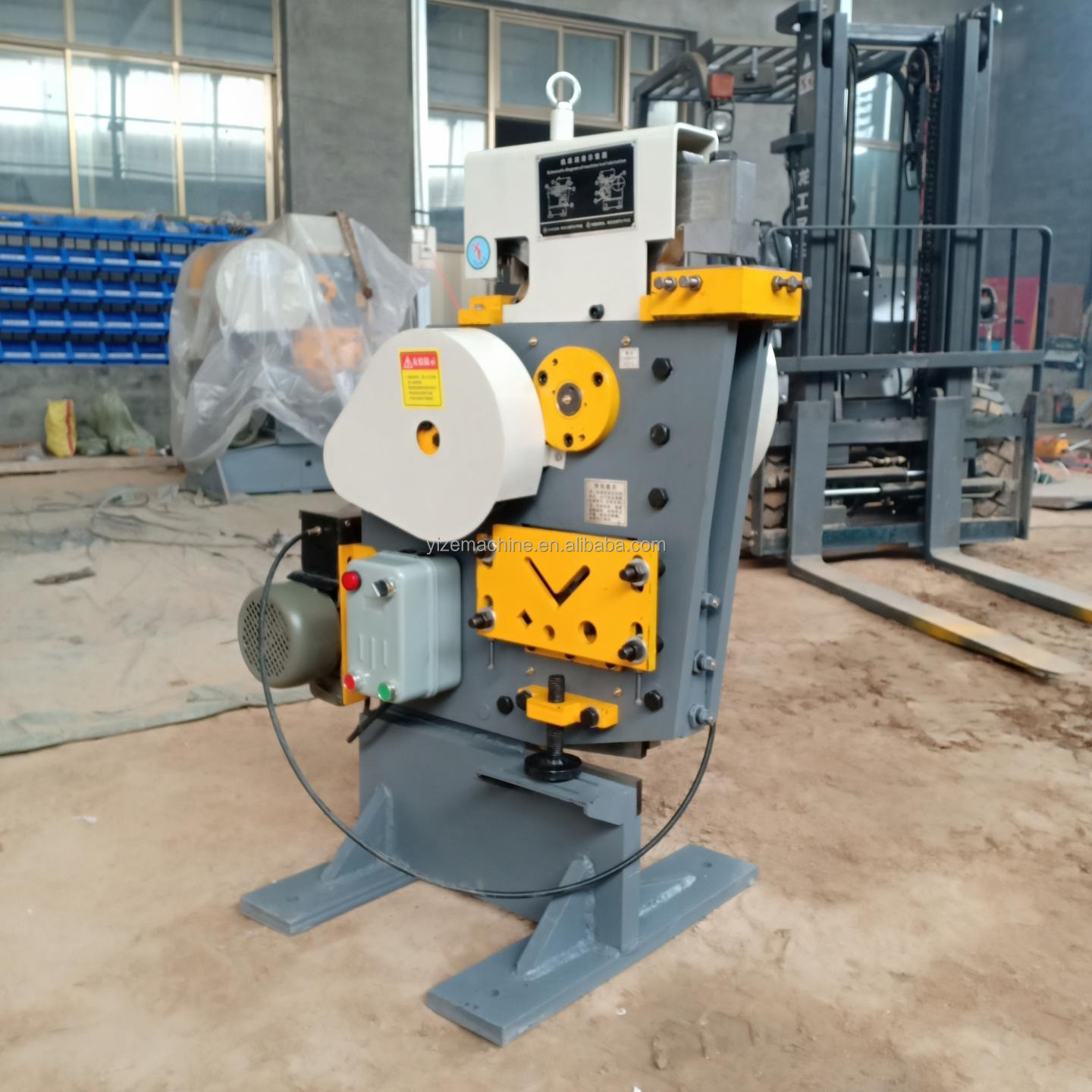 Multifunctional Steel Angle Punching And Shearing Hydraulic Ironworker ...