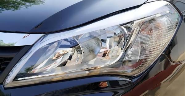Engineering Plastic Application On Auto Headlights