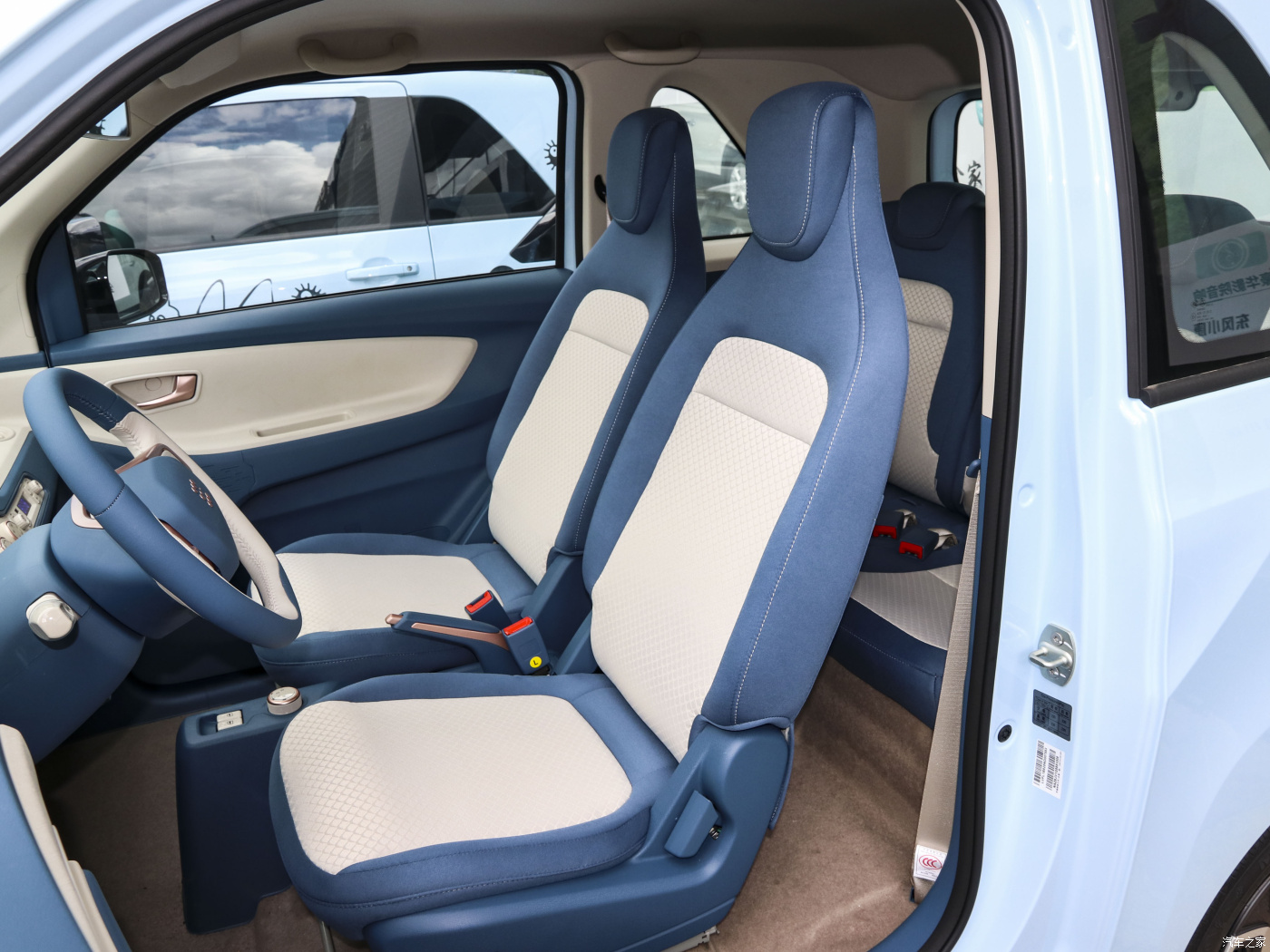 Dongfeng Fencon Mini Ev: 41ps Motor, 220km Range, 100km/h, 2wd Small ...
