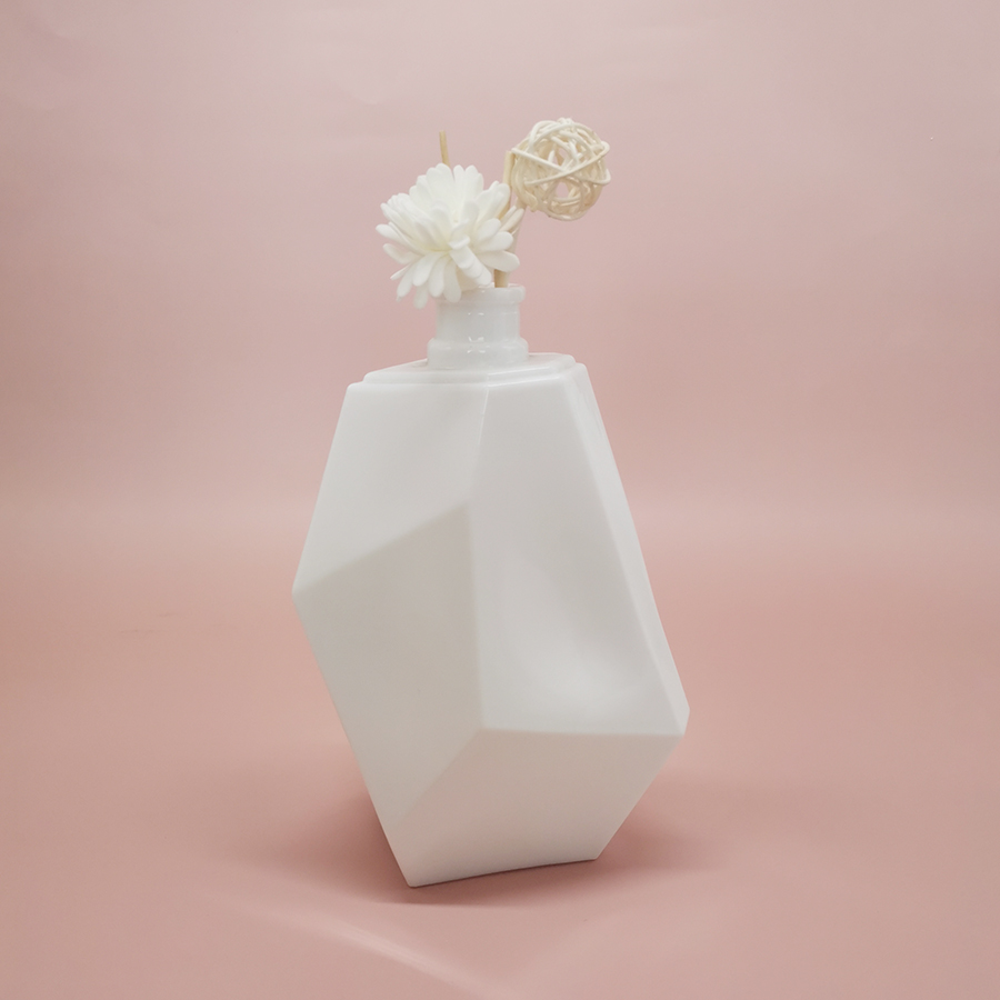 Aromatherapy Products Opal Glass Bottle, High Quality Aromatherapy ...