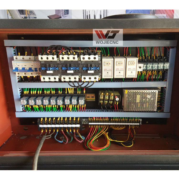 200 Ton Four Column Hydraulic Press For Soap Block Formation, High ...