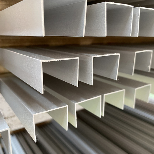 알루미늄 U 채널 유리 난간, Bossgoo.com의 고품질 알루미늄 U 채널 유리 난간