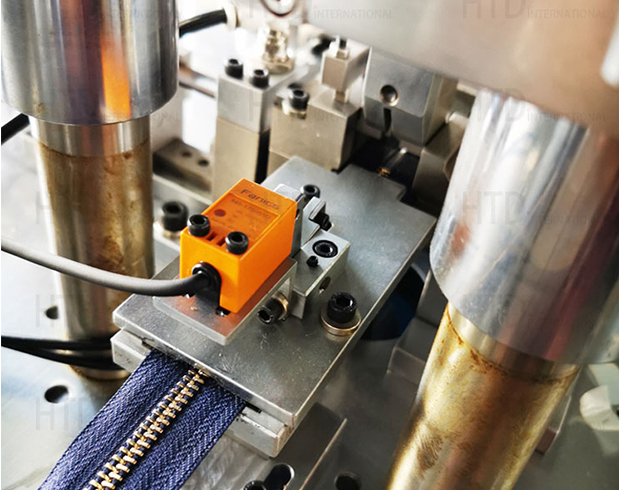 Ultrasonic Film Welding Machine For Metal Zipper, High Quality ...