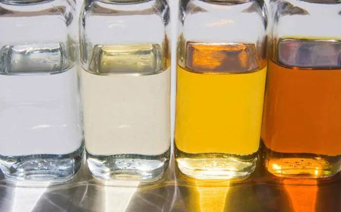 What do you know about the color of lubricating oil?