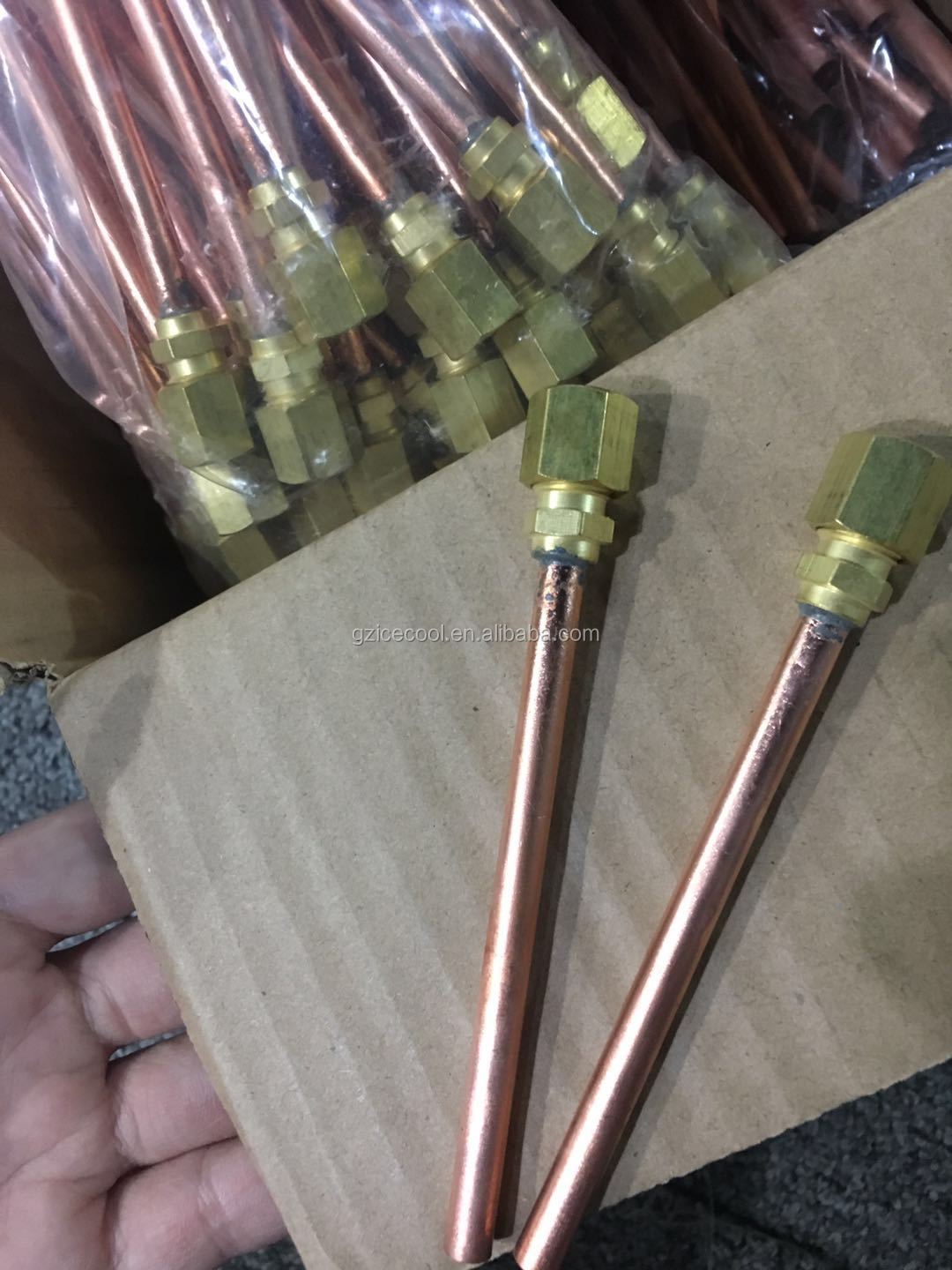 Copper Refrigerant Gas Charging Valve With Flare Nut Cap, High Quality ...